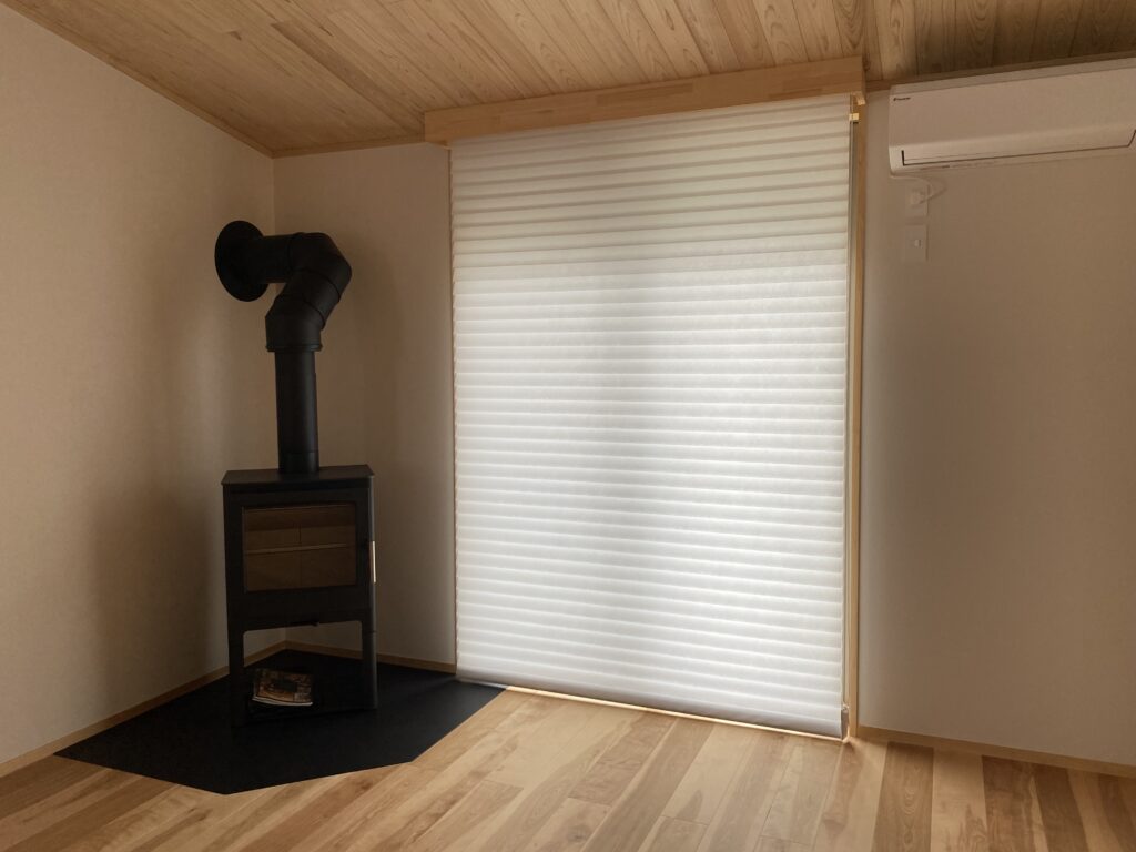 » 調光ロールスクリーン ha.na.ri｜滋賀県のオーダーカーテン専門店/ショップといえばカーテンDepo